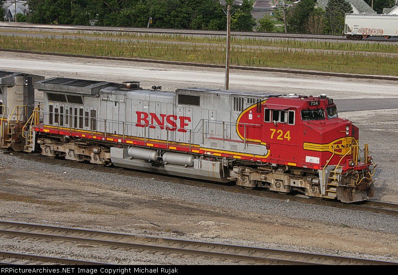 BNSF 724